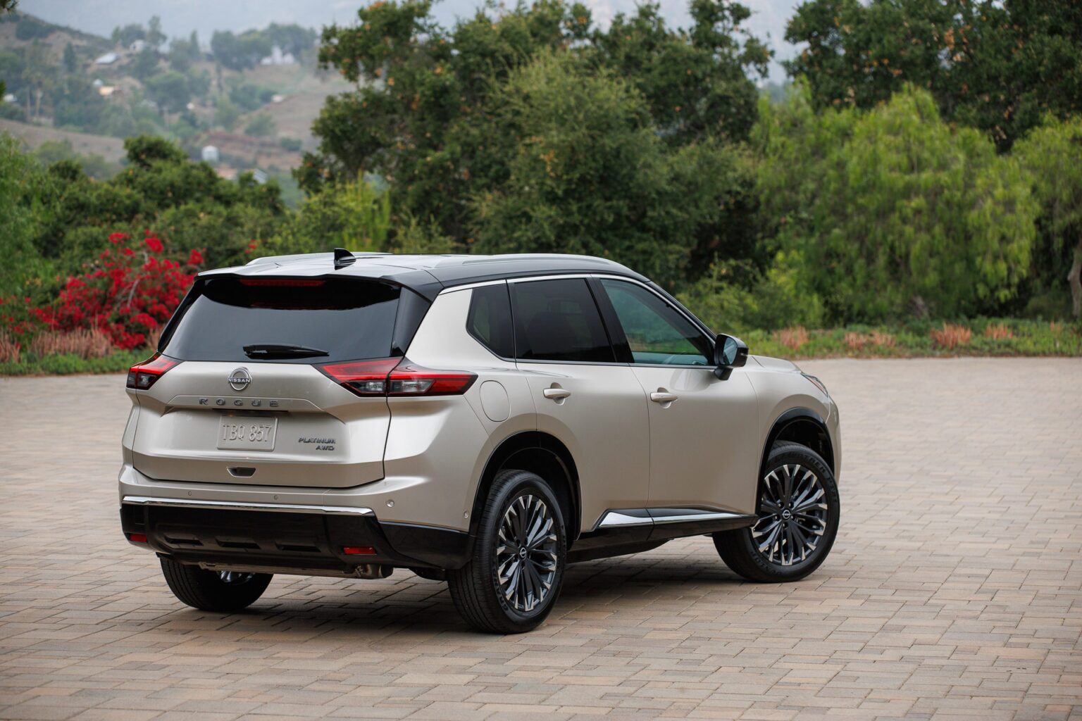 As Many As 640,000 Nissan Rogue SUVs Recalled for Defective Throttle ...