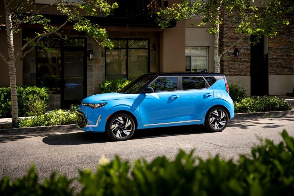 Kia Recalls 137,000 Seltos SUVs, Soul Hatchbacks for Oil Consumption ...